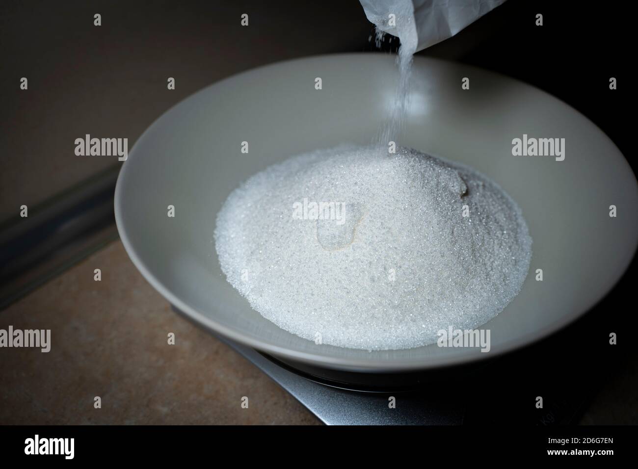 Pouring sugar pile hi-res stock photography and images - Alamy