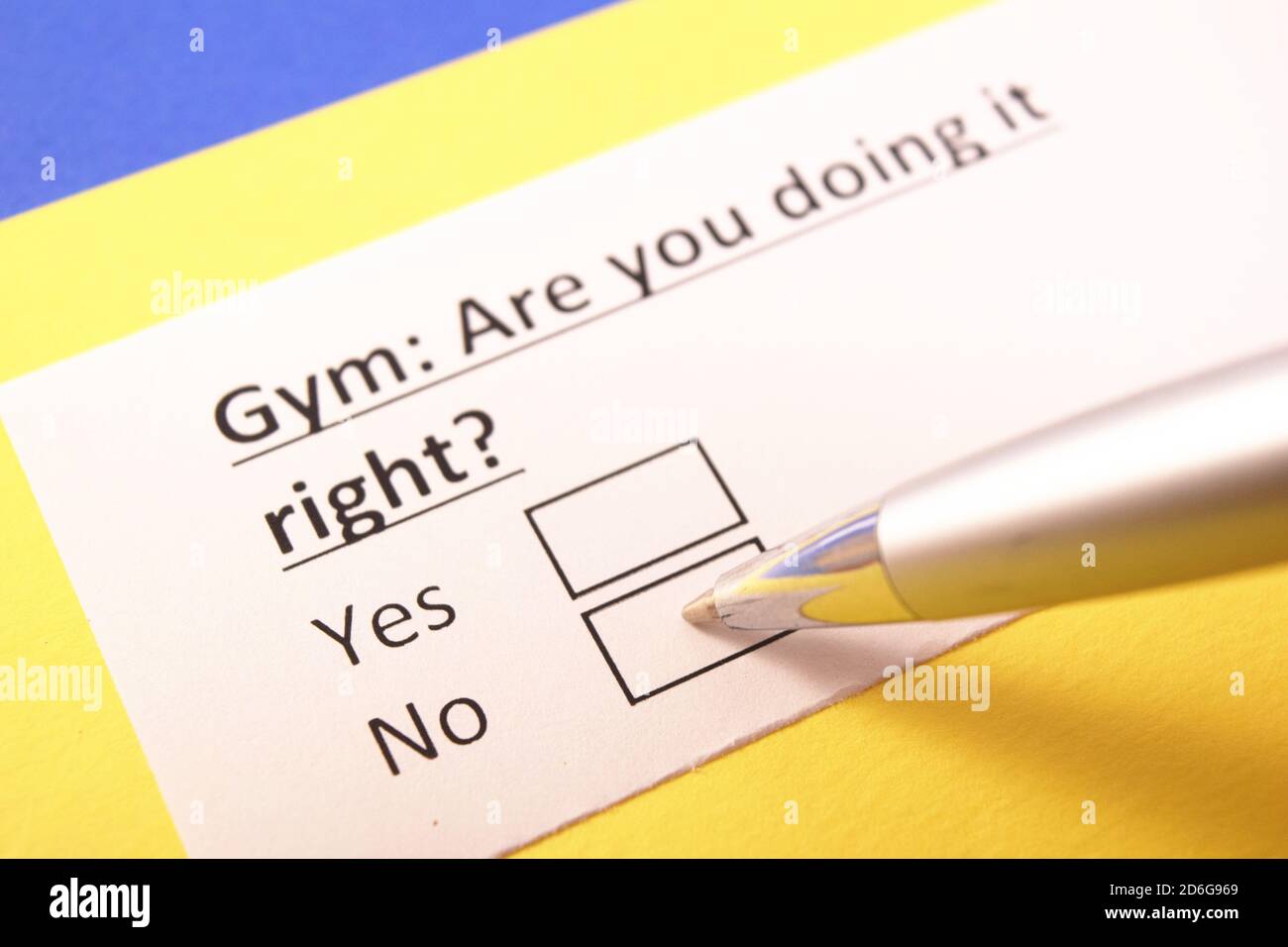 Gym: Are you doing it right? Yes or no Stock Photo - Alamy