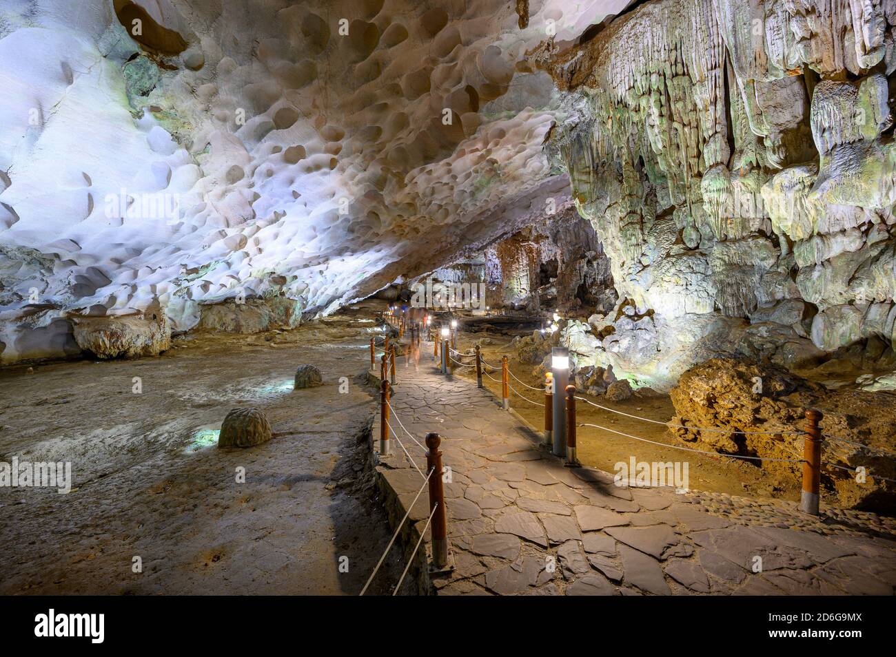 Sung Sot Cave is one of the biggest, most beautiful caves in Halong Bay ...