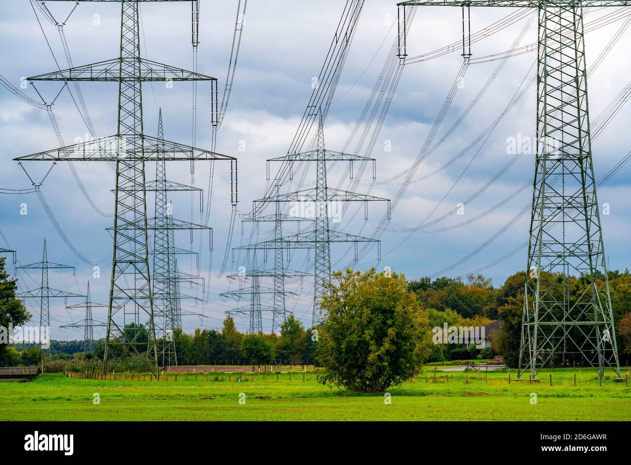 Extra-high voltage lines, 380 KV lines, near Marl, at Kusenhorst ...
