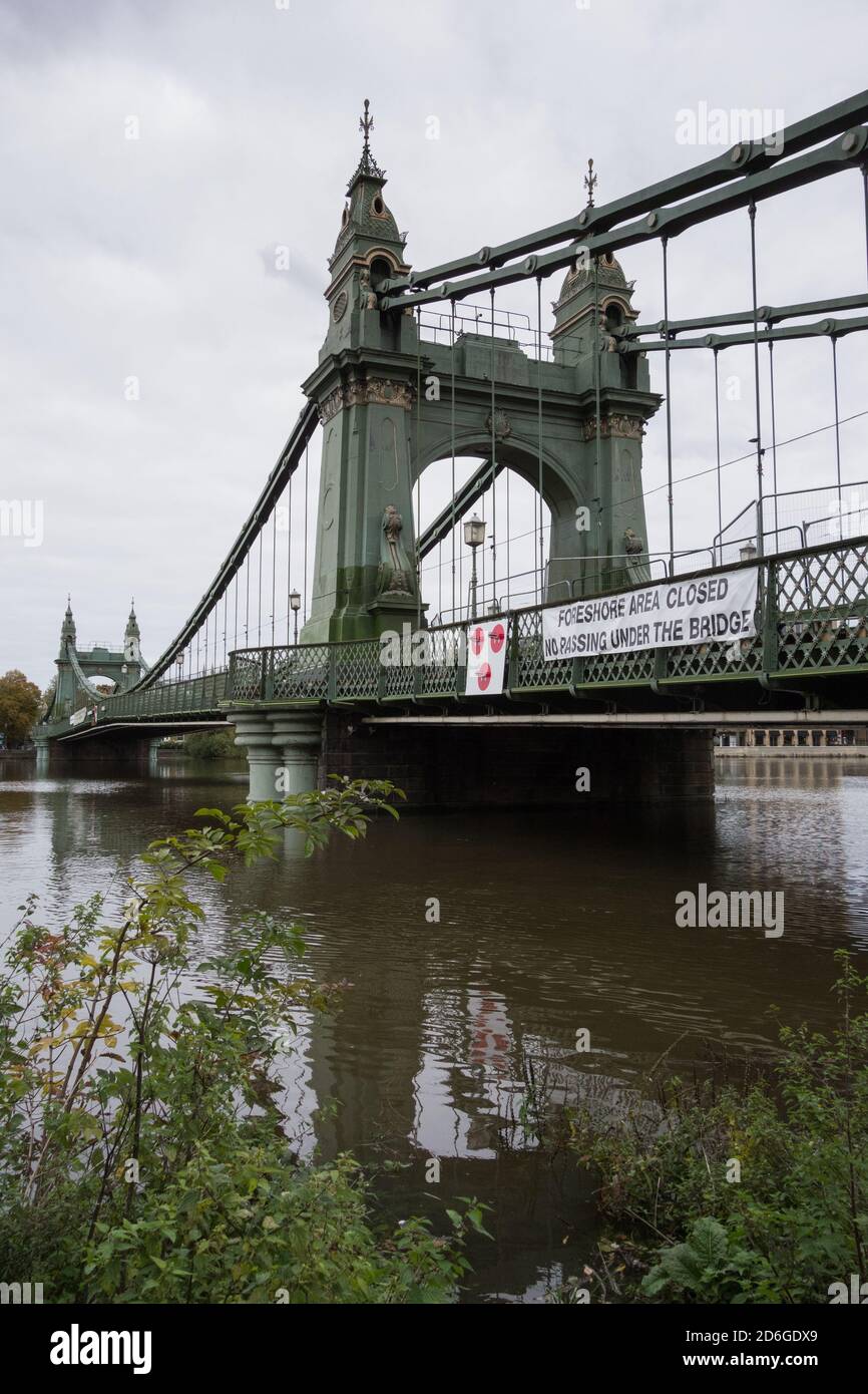 Closure of london bridge hi-res stock photography and images - Alamy