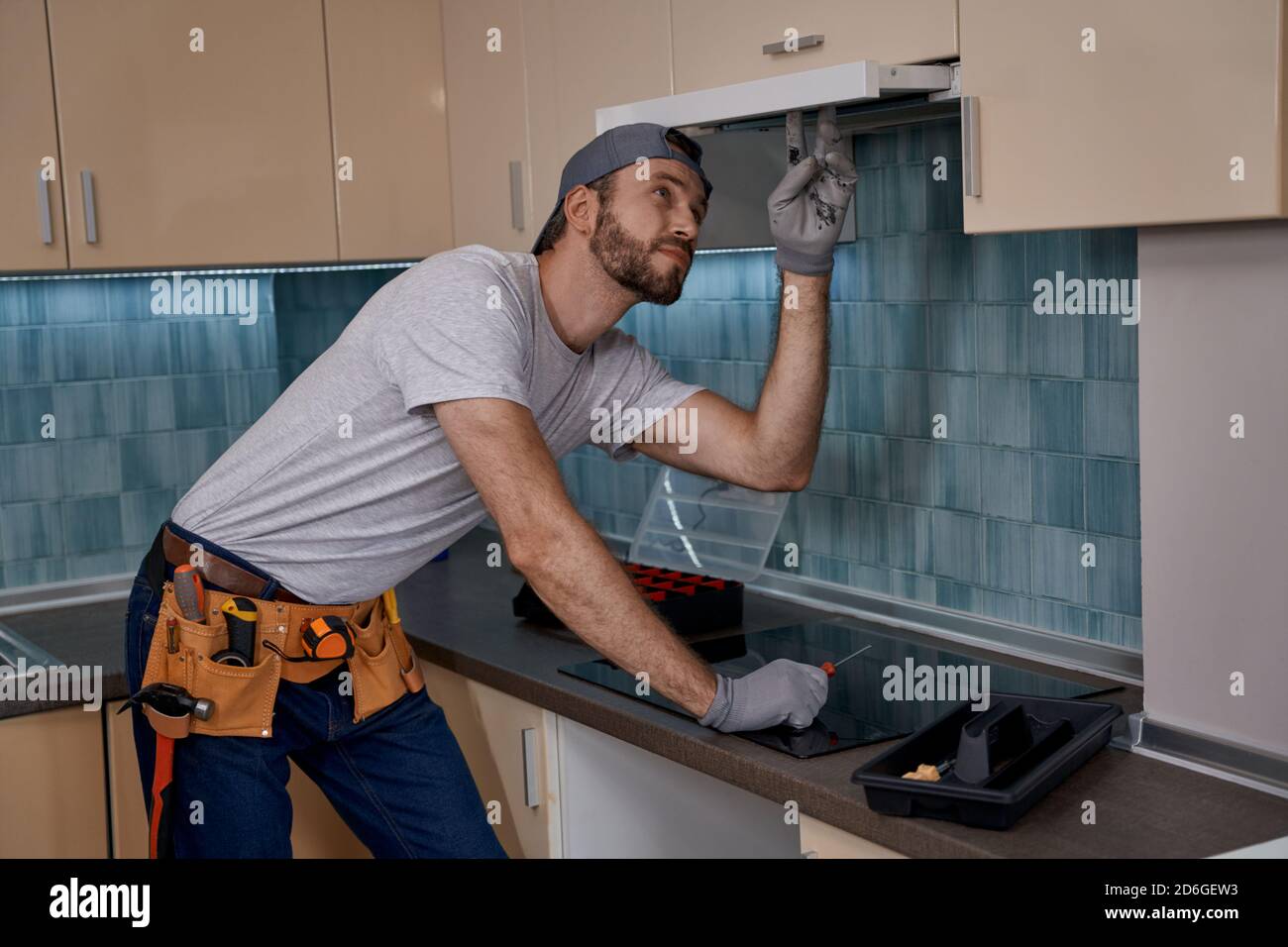 Kitchen repairman hi-res stock photography and images - Alamy