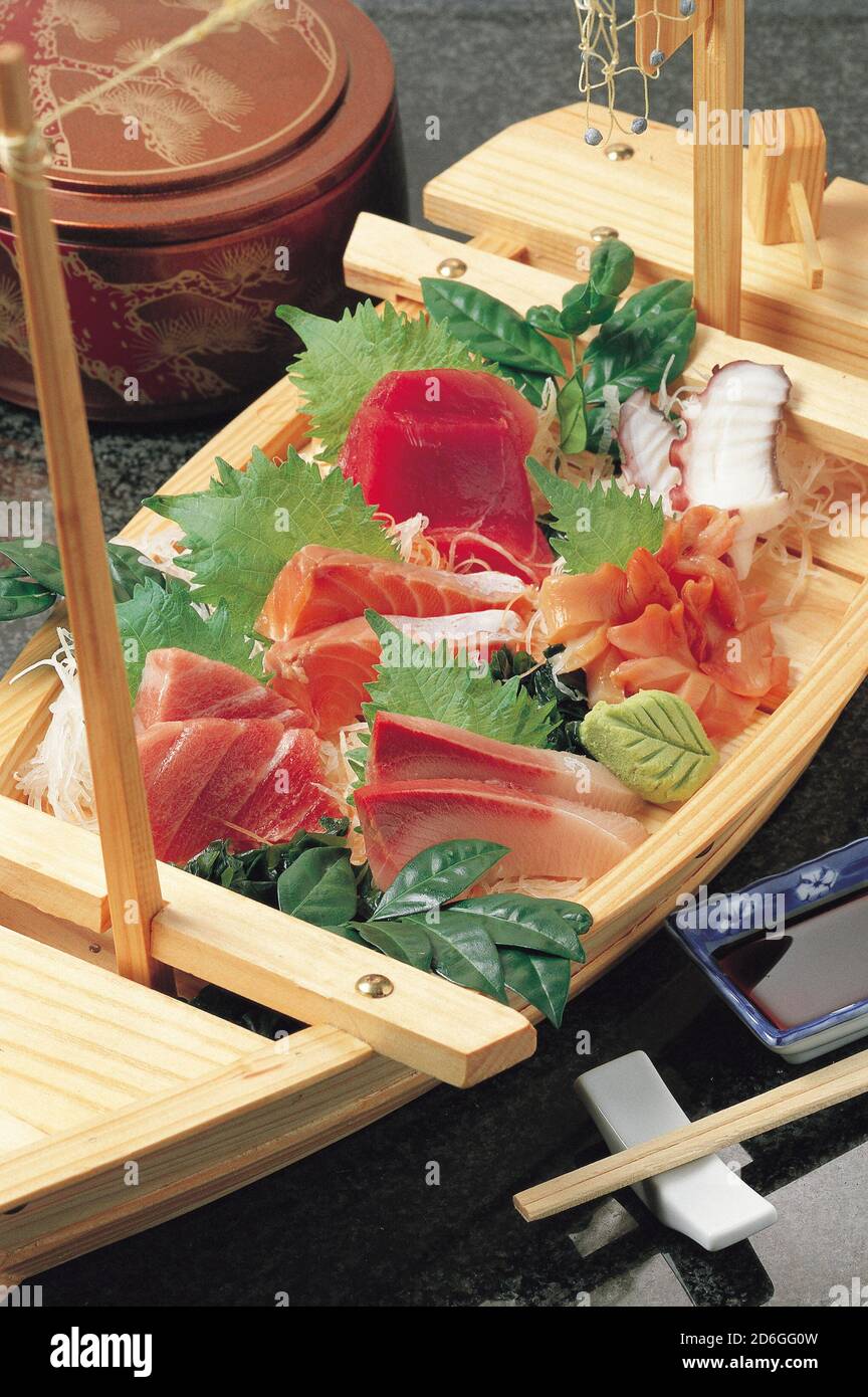 Sashimi japanese plate hi-res stock photography and images - Alamy