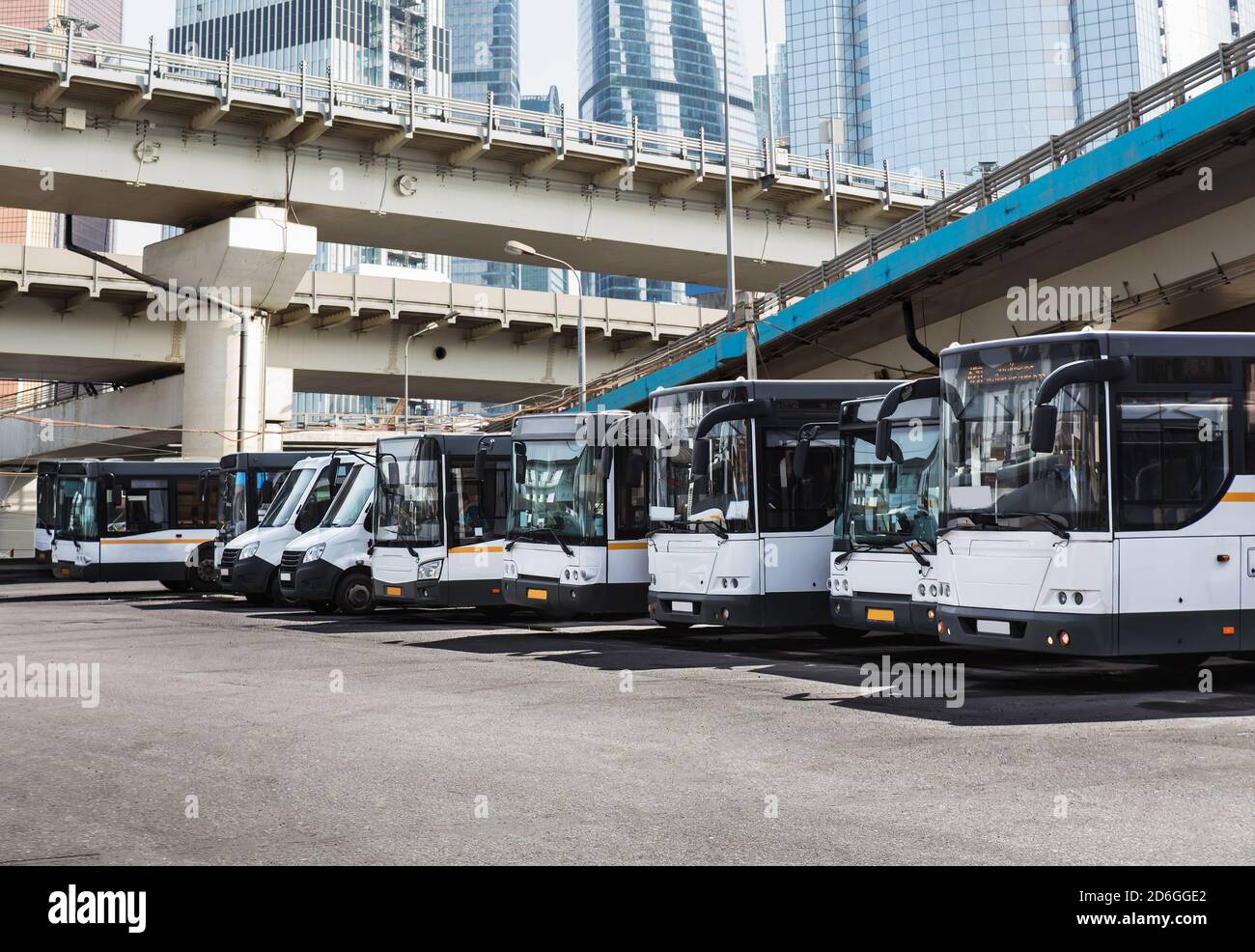 Many buses hi-res stock photography and images - Alamy