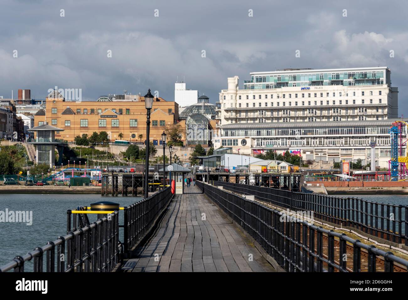 Southend seafront buildings hi-res stock photography and images - Alamy
