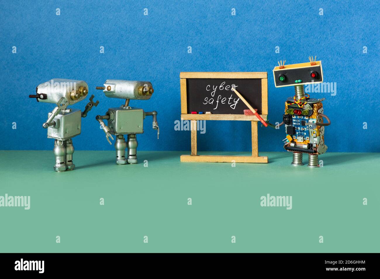 Robotics lesson at school hi-res stock photography and images - Alamy