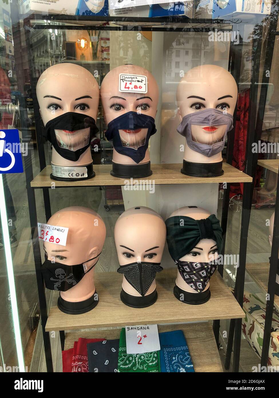 Fashion face masks paris hi-res stock photography and images - Alamy