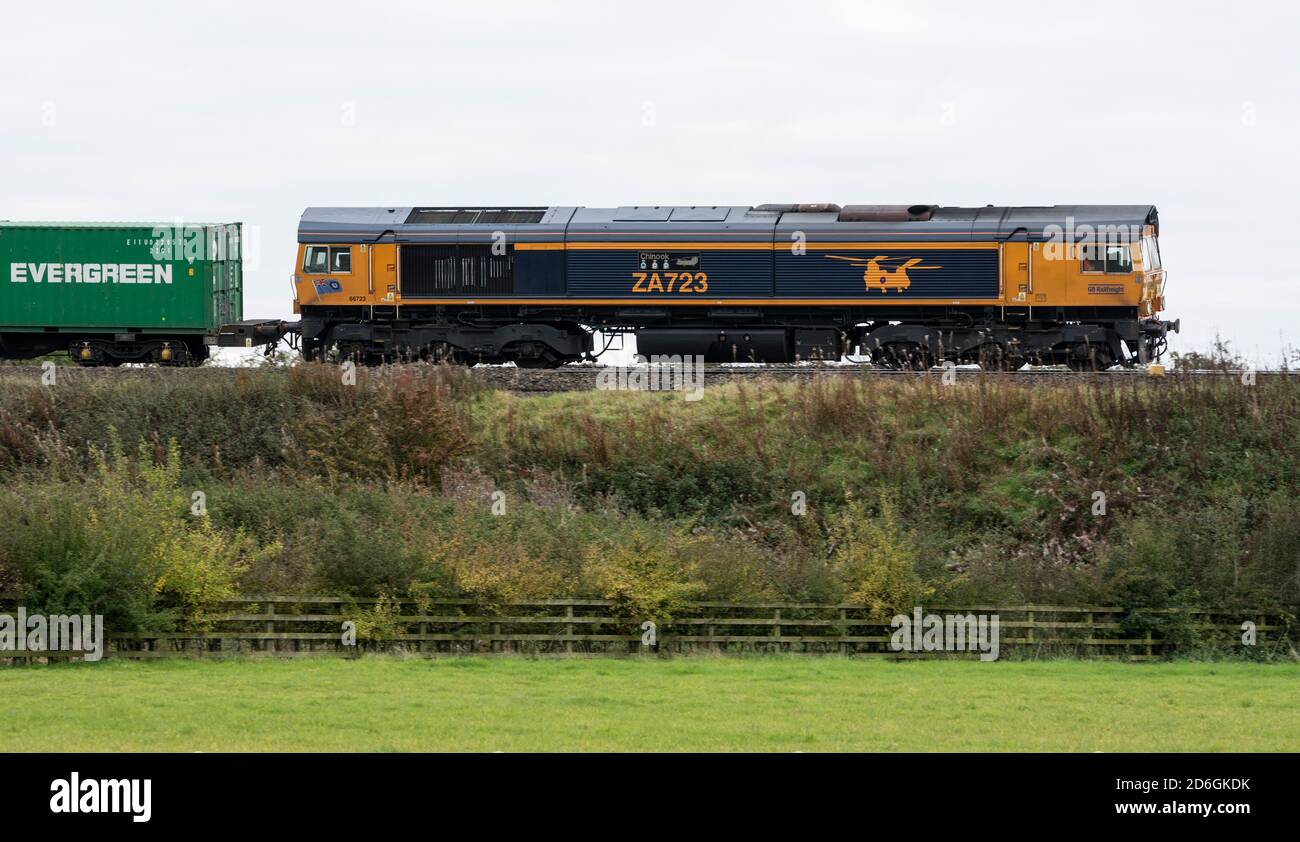 GB Railfreight class 66 diesel locomotive ZA723 (66723) "Chinook ...