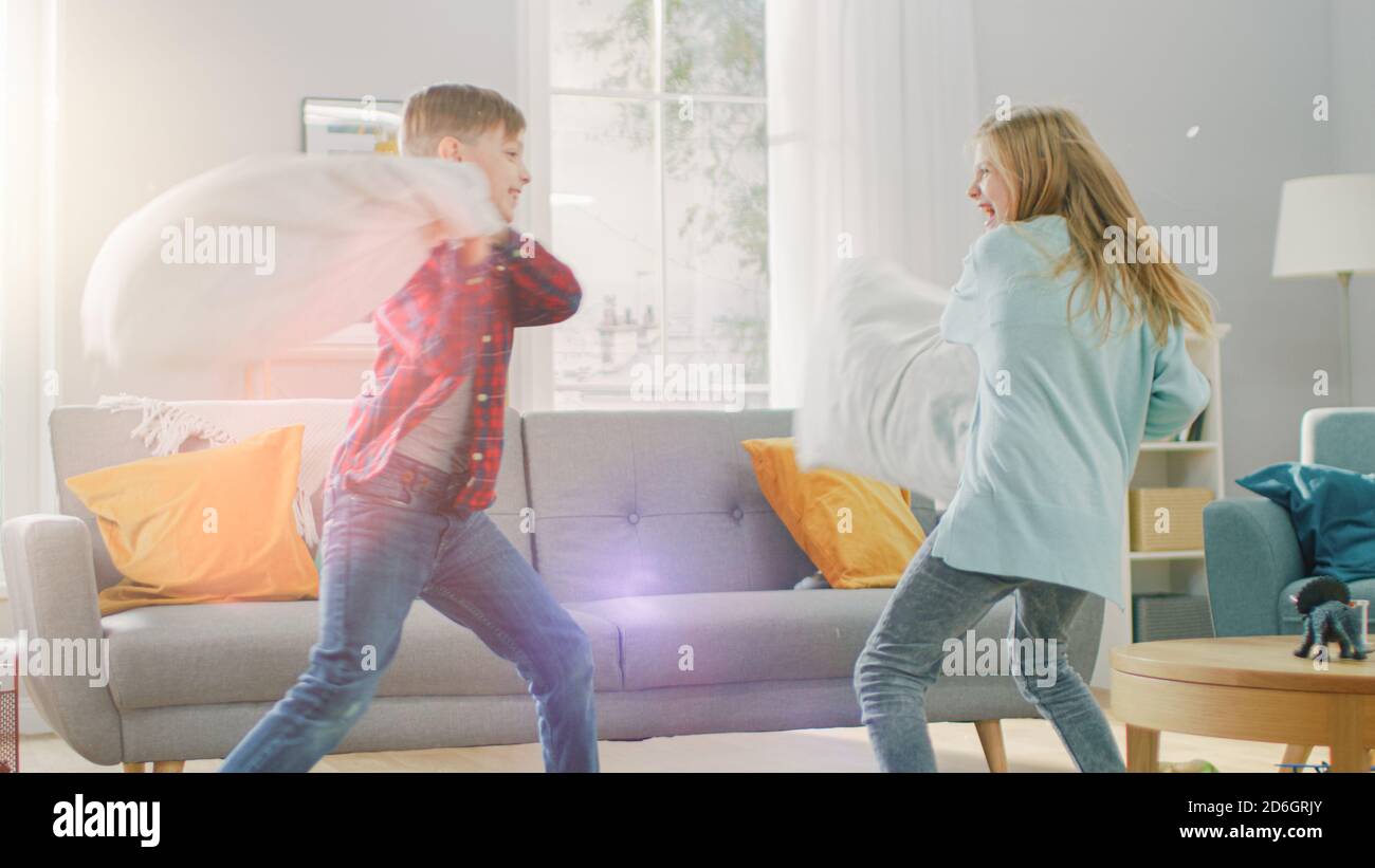 Family living room fighting hi-res stock photography and images - Alamy