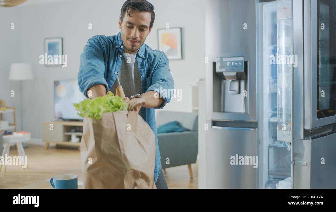 Man move fridge hi-res stock photography and images - Alamy