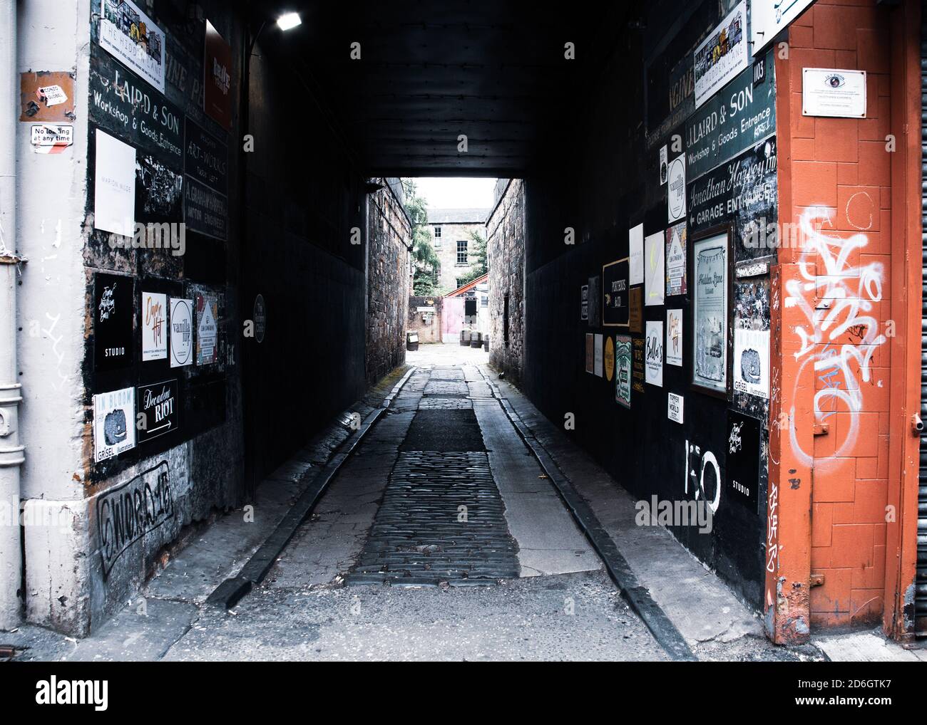 urban alley in glasgow Stock Photo - Alamy