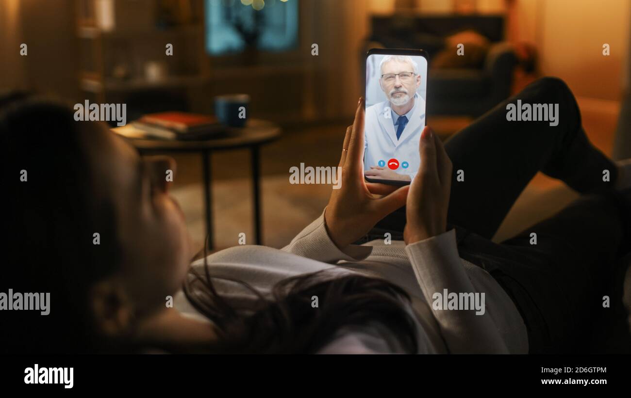 Self diagnose and mobile hi-res stock photography and images - Alamy