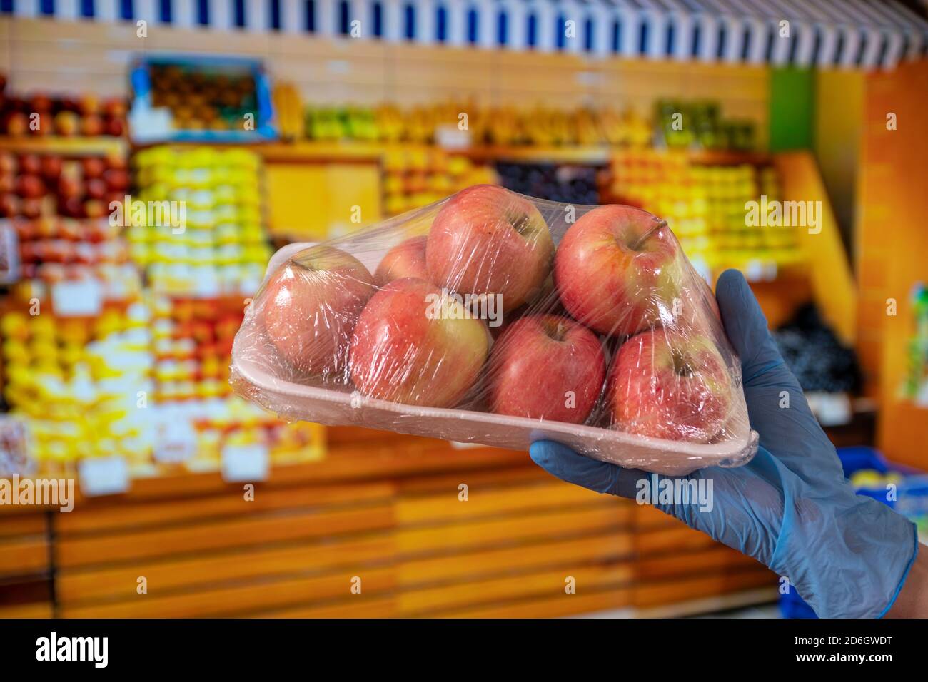 New apples hi-res stock photography and images - Alamy