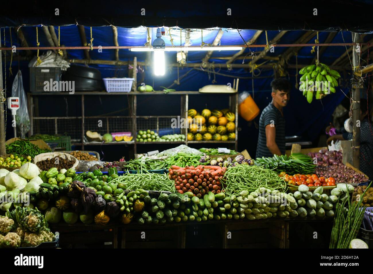 Fruit and vegetable market in kerala hi-res stock photography and ...