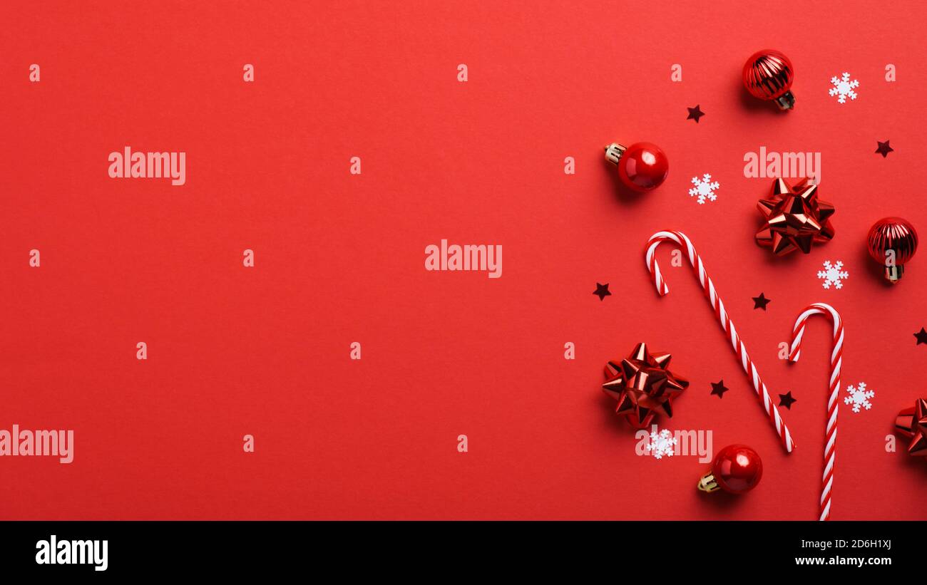 Christmas banner design, header mockup. Red balls, candy canes ...