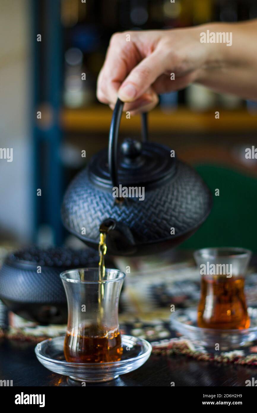 Poring Tea High Resolution Stock Photography and Images - Alamy