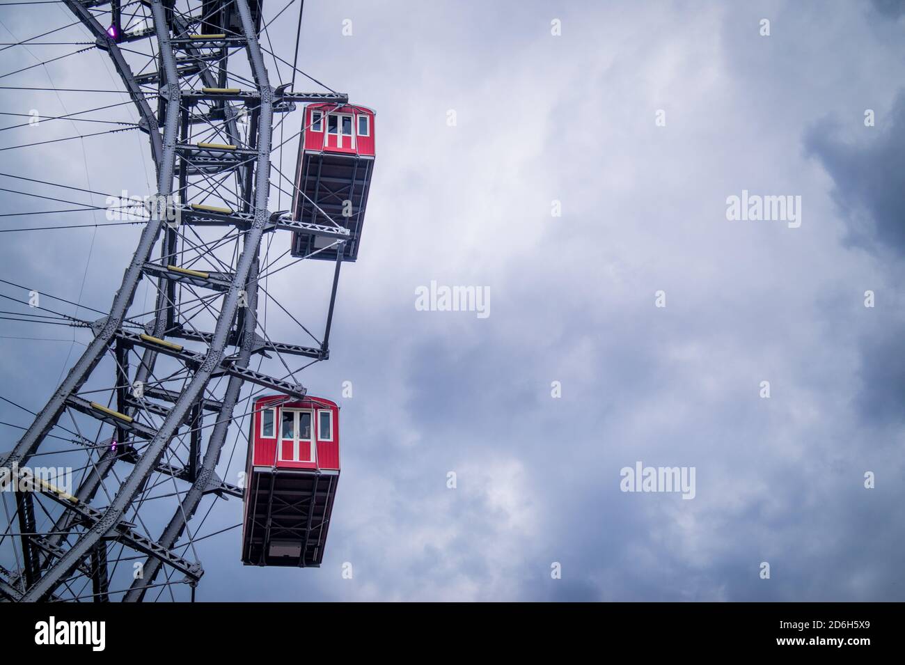 Storm over ferris wheel at Prater in vienna Stock Photo - Alamy