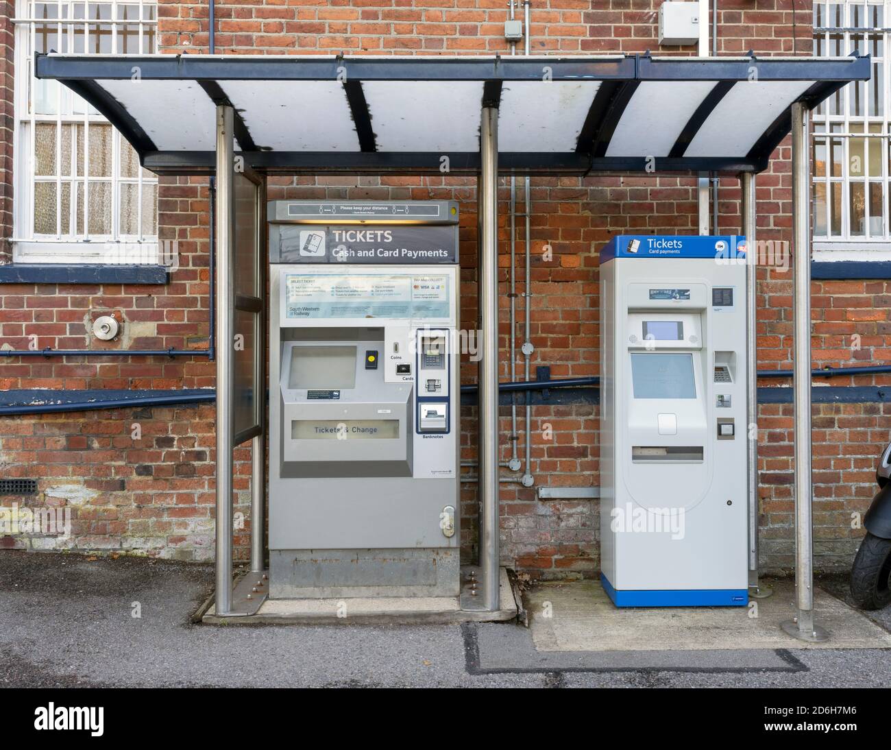 Ticket machine machines hi-res stock photography and images - Alamy