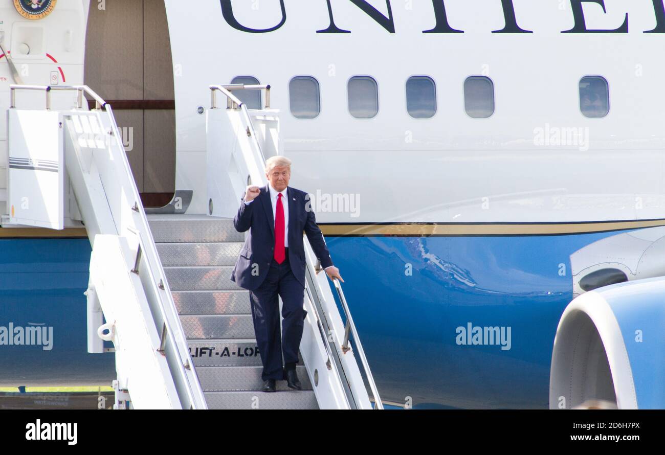President Donald J Trump exiting Air Force One at the Ocala Airport ...