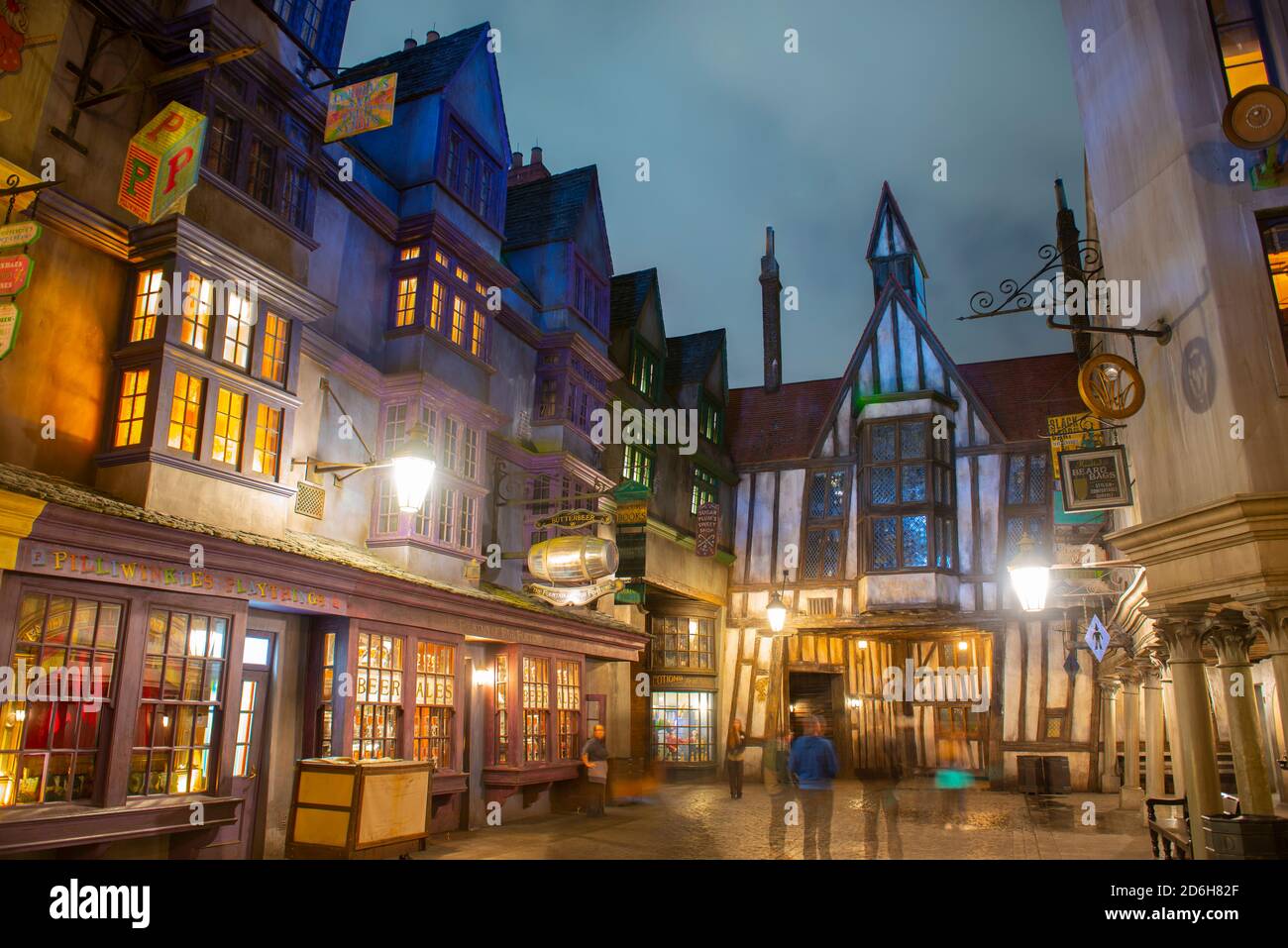 Diagon Alley at night in the Wizarding World of Harry Potter in ...