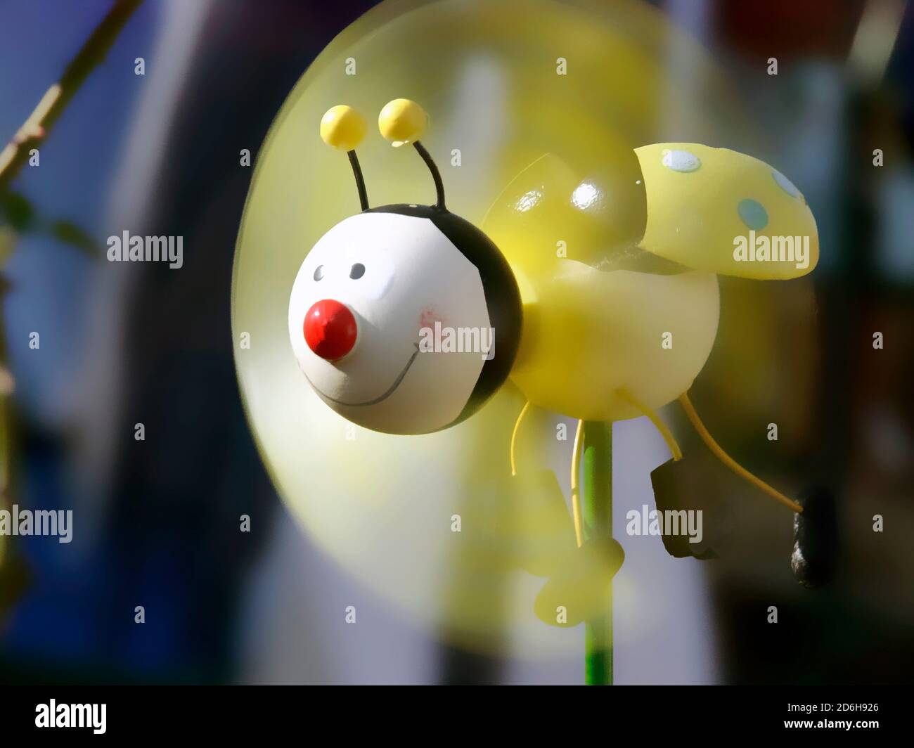 Bee wind spinner hi-res stock photography and images - Alamy