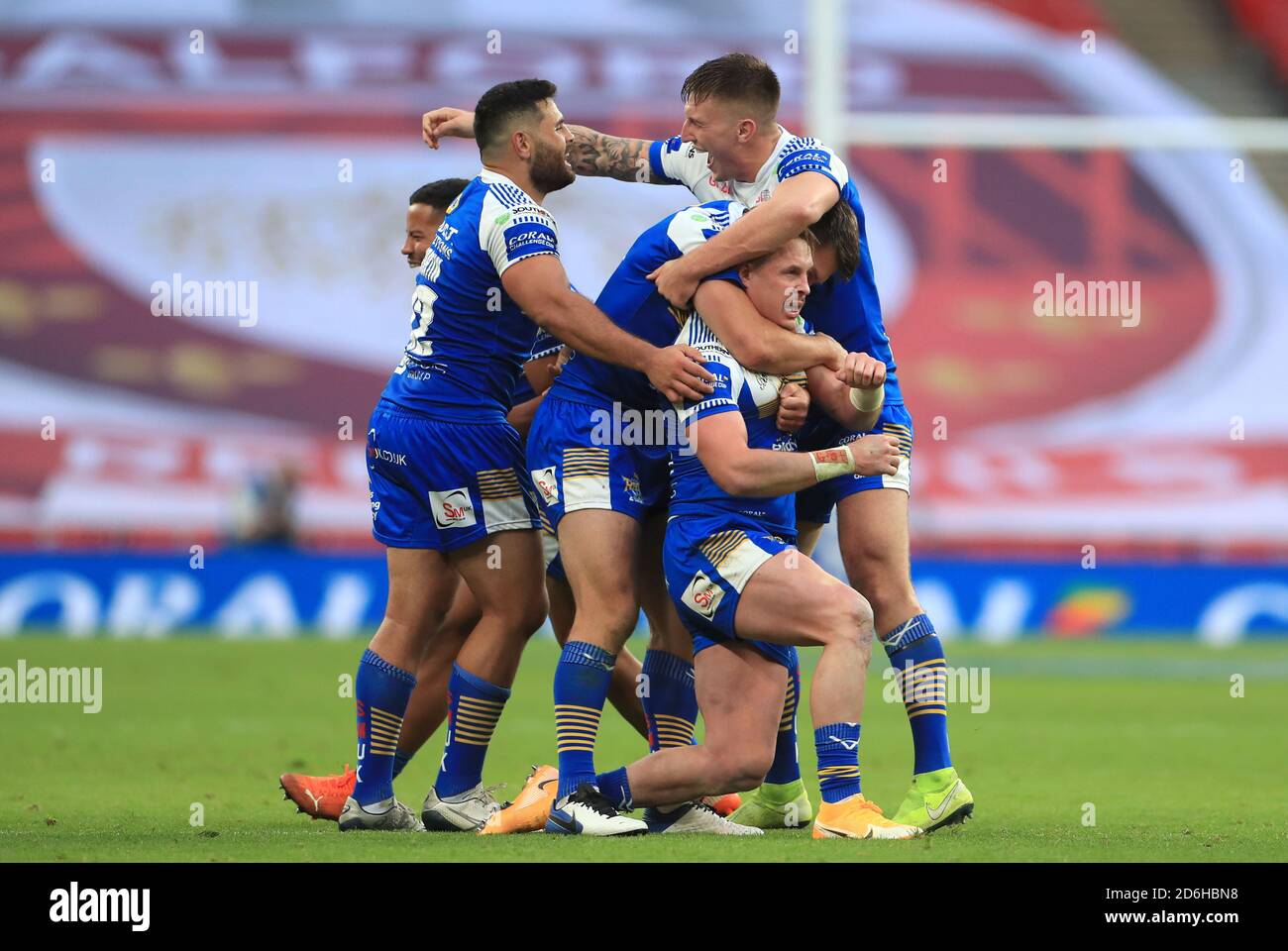 Leeds Rhinos celebrate after the Coral Challenge Cup Final at Wembley ...