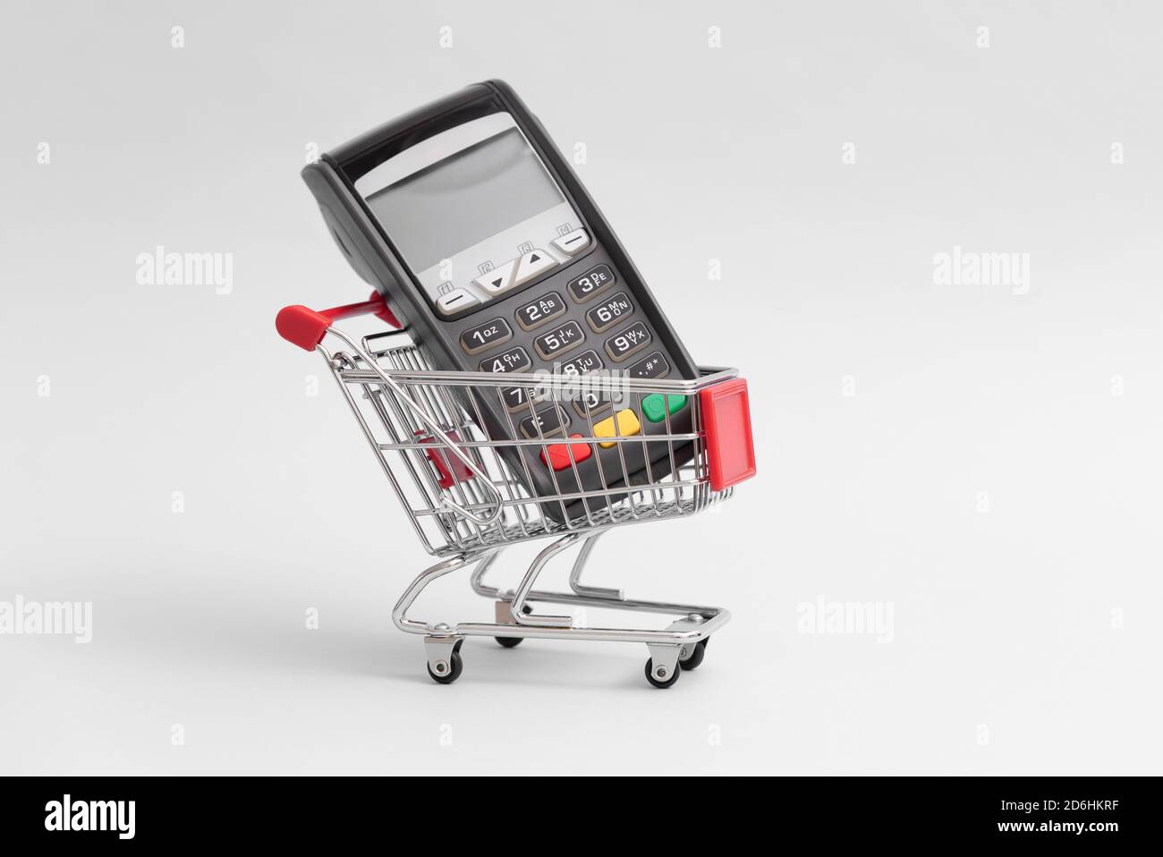 Shopping cart with payment terminal. Internet commerce concept Stock ...