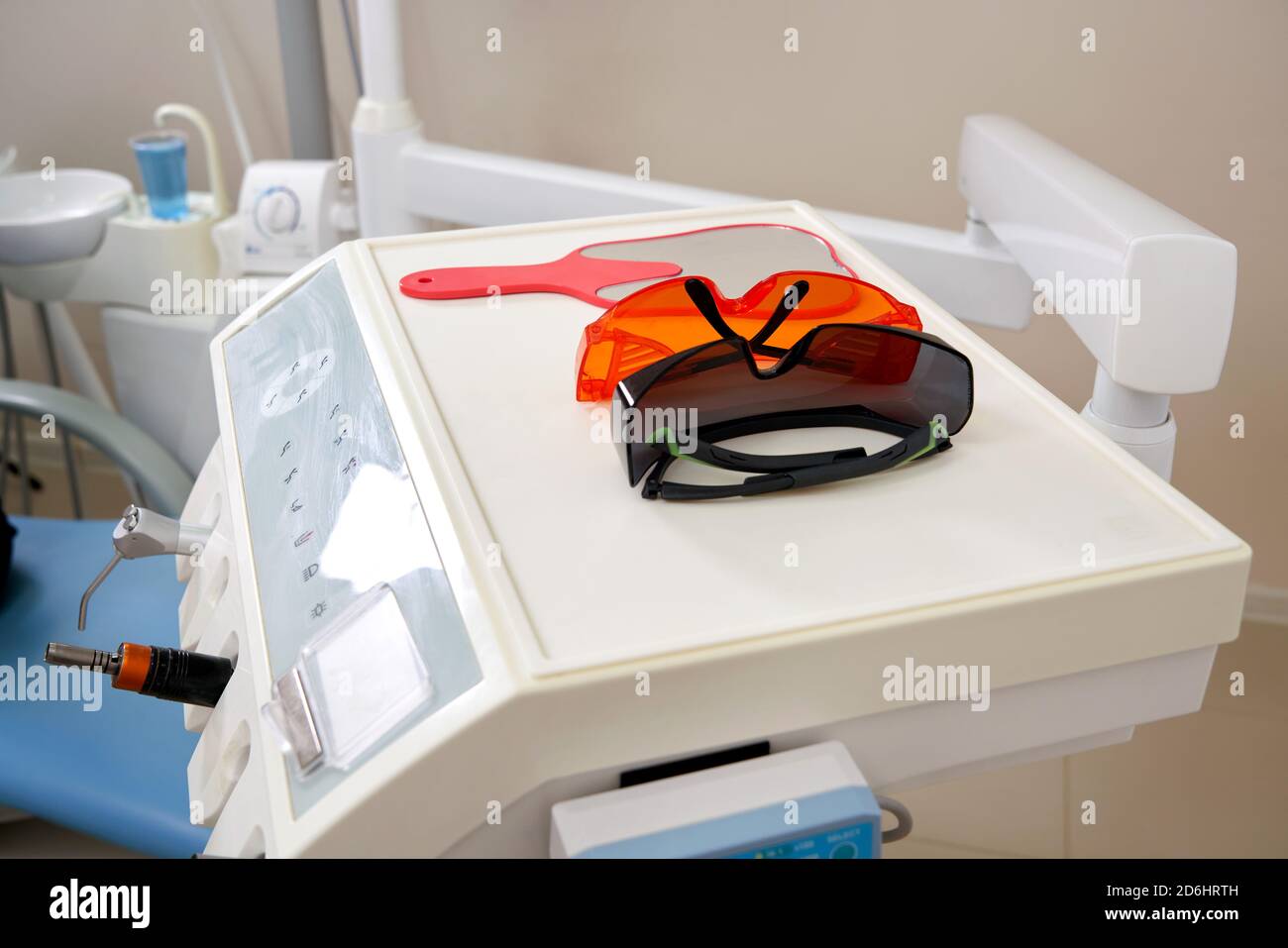 Dental equipment glasses mask hi-res stock photography and images - Alamy
