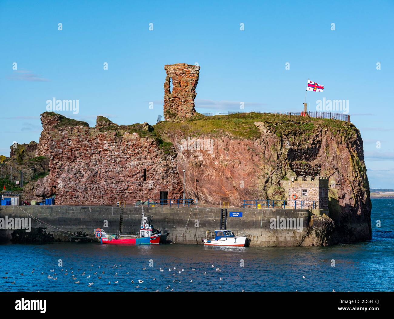 Ruined boats hi-res stock photography and images - Alamy
