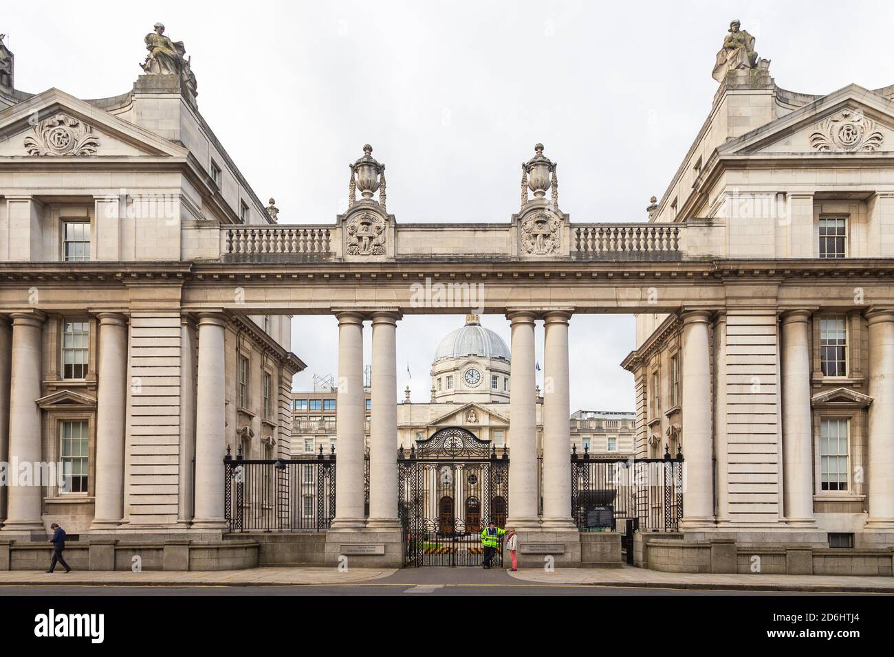 Politicians office ireland hi-res stock photography and images - Alamy