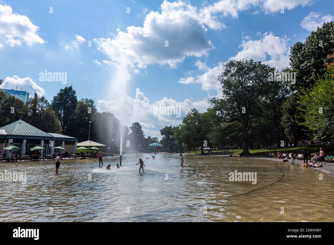 Children in The Frog Pond , Boston Common, Boston, Massachusetts, USA ...