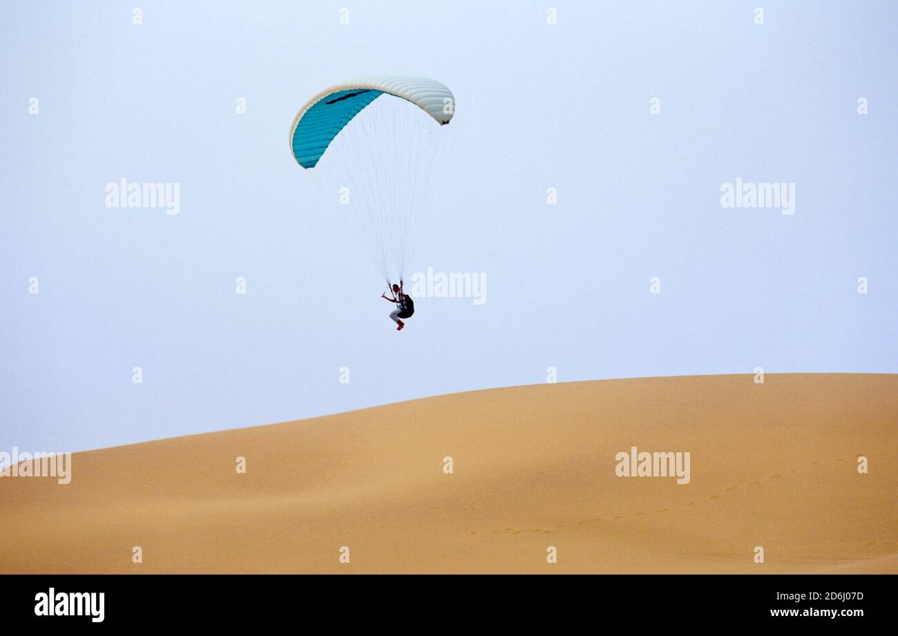 Parachute namibia hi-res stock photography and images - Alamy