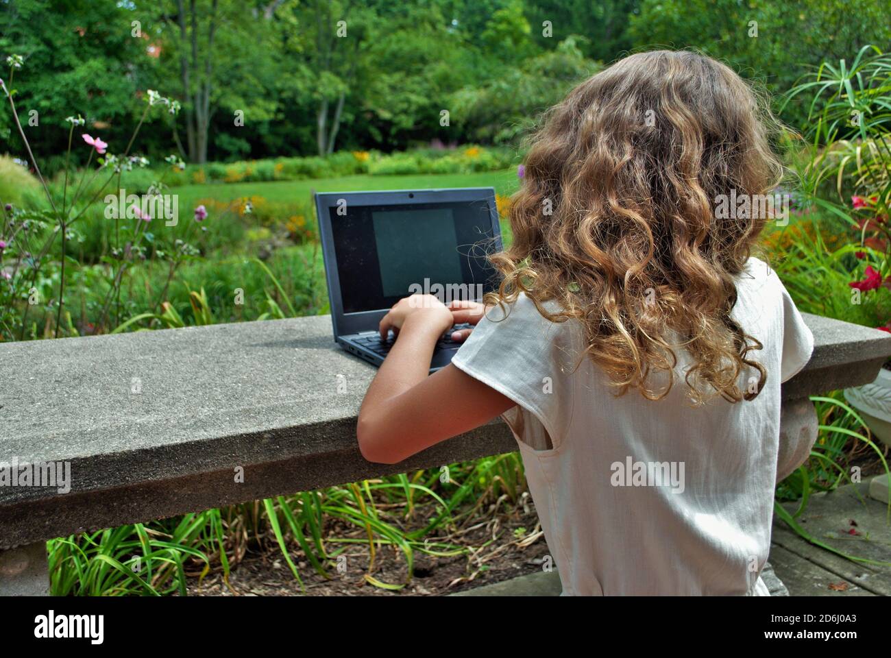 Children in a computer lesson hi-res stock photography and images - Alamy