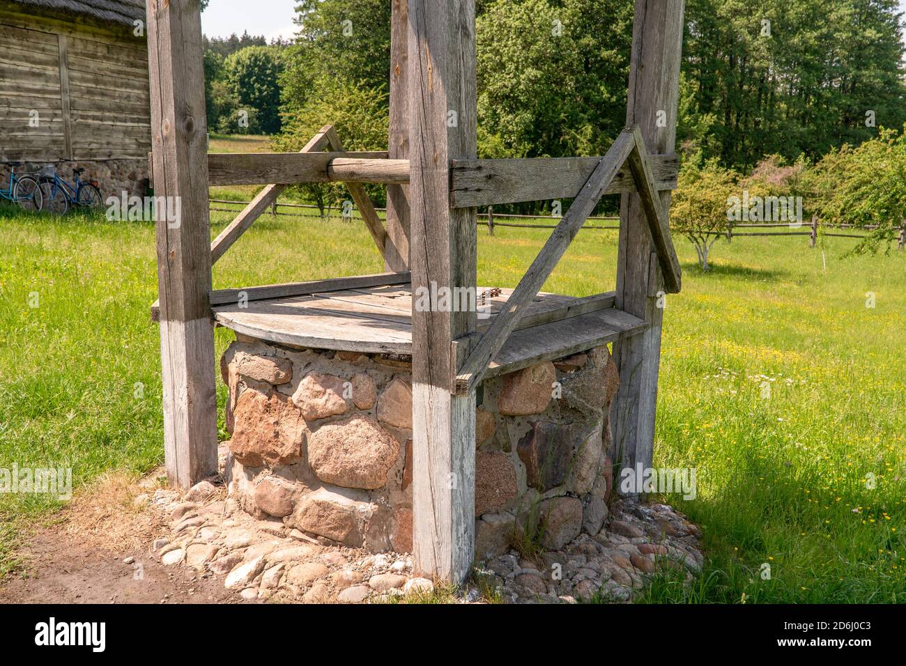 old well made of stone and wood Stock Photo - Alamy
