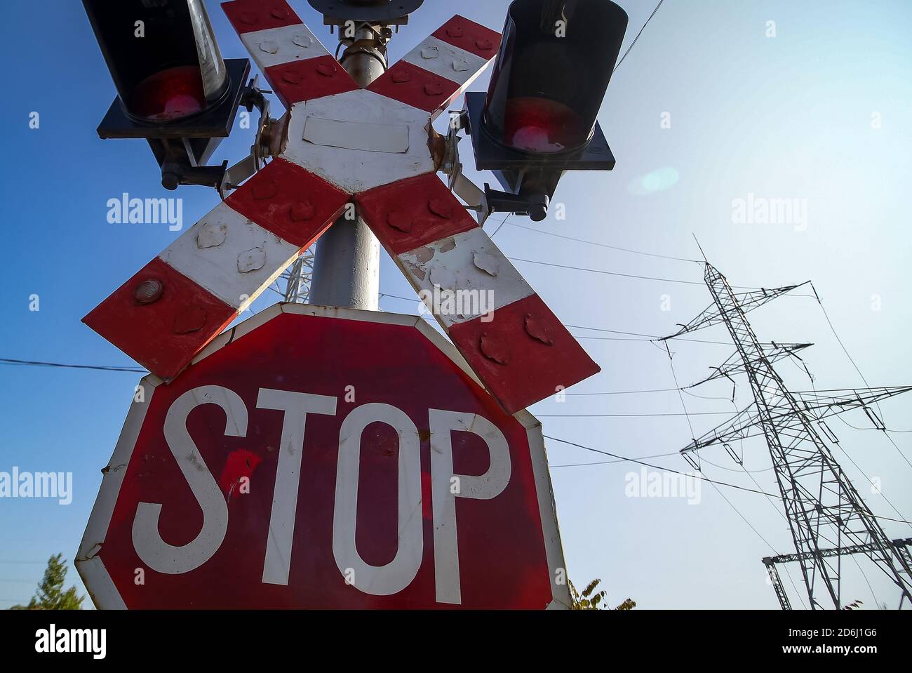 Level crossing sign hi-res stock photography and images - Alamy