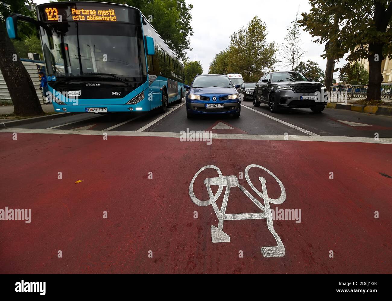 Stop light on bus hi-res stock photography and images - Alamy