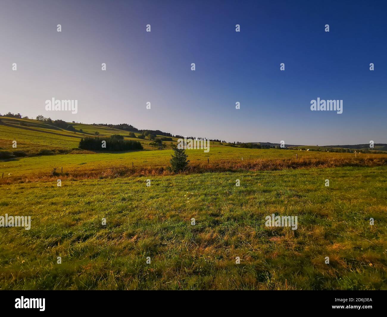 Setting sun lighting beautiful scenery hi-res stock photography and ...