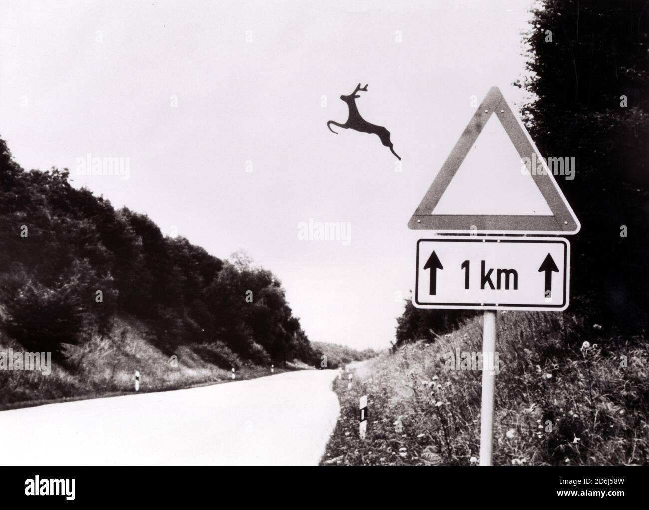 Fake news or facts road sign hi-res stock photography and images - Alamy