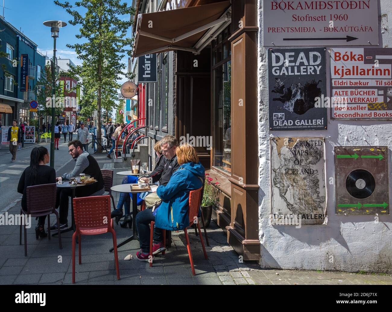 Outdoor cafe in Reykjavík, Iceland Stock Photo - Alamy