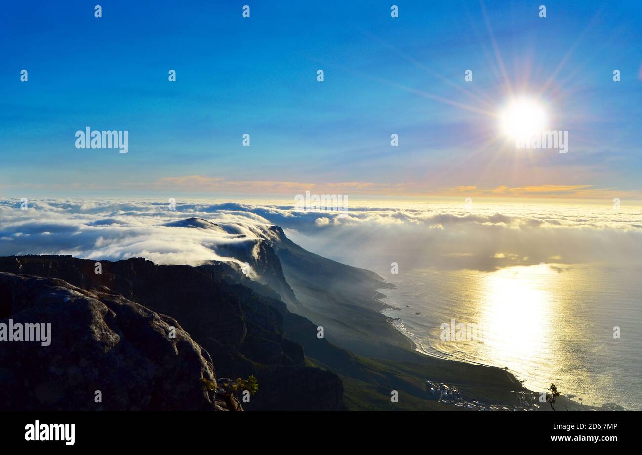 Magnificent sunset over Table Mountain, Cape Town, South Africa Stock ...