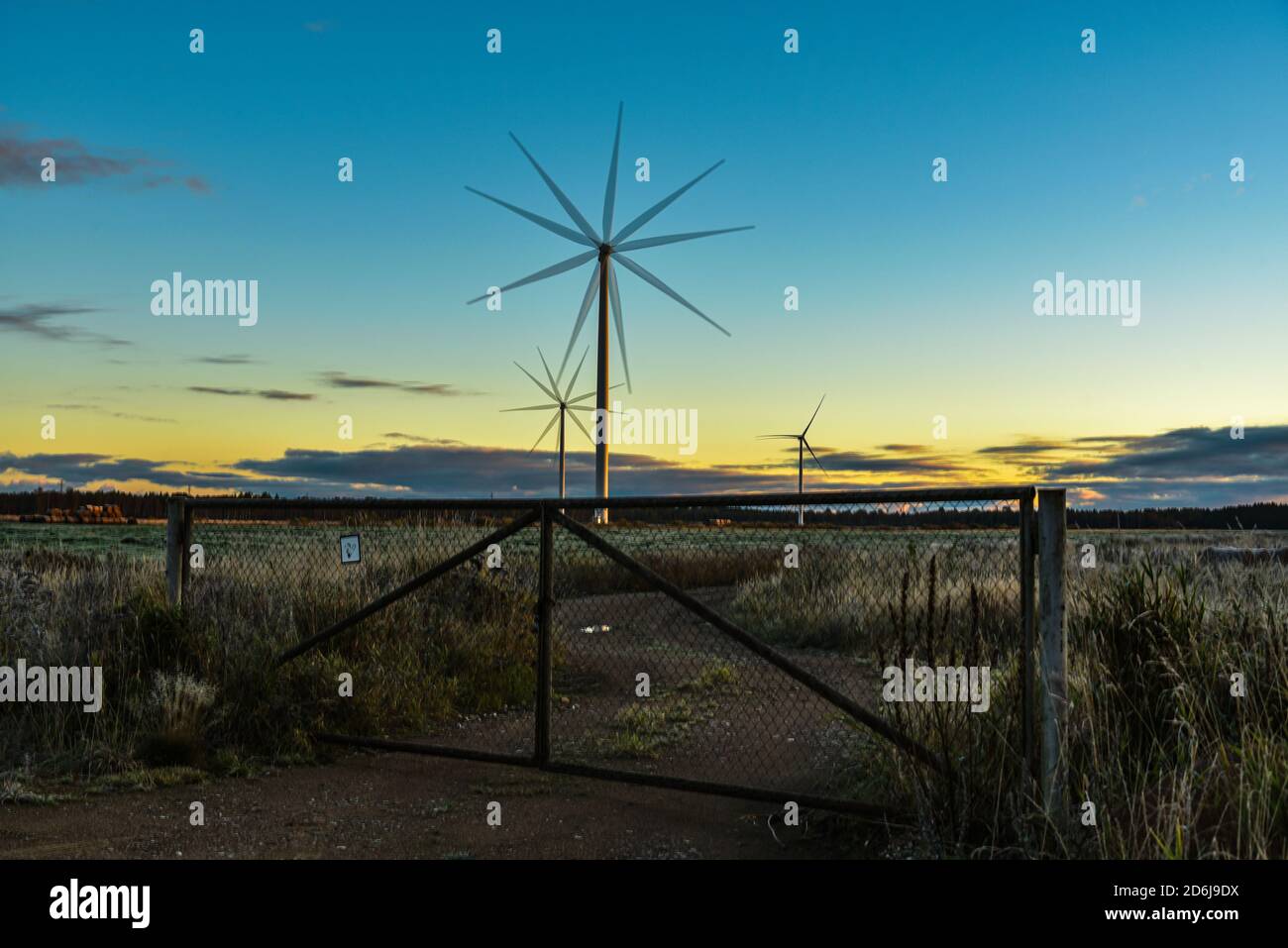 Electric farm gate hi-res stock photography and images - Alamy
