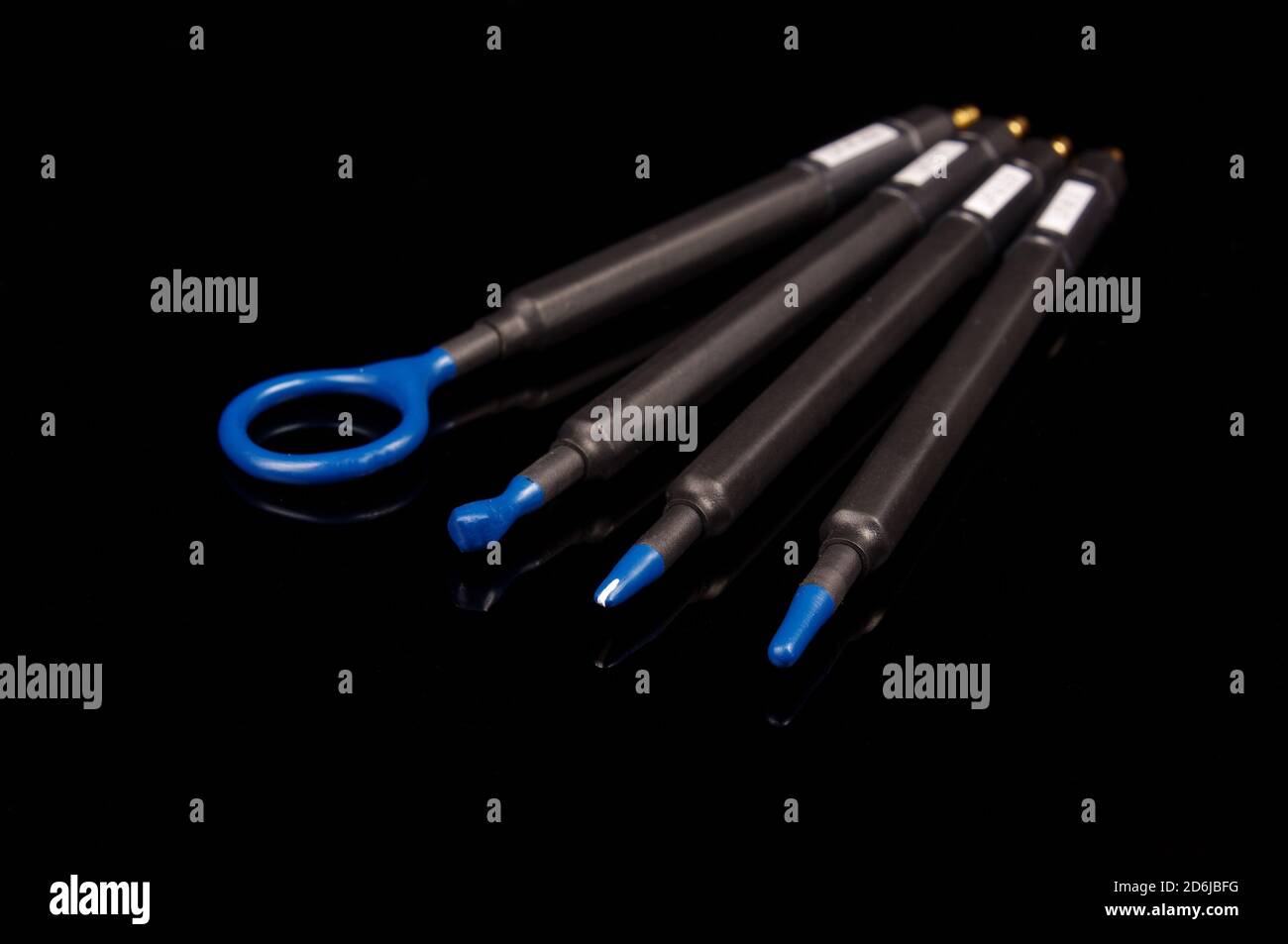 Set of near field probes for electric and magnetic field ...