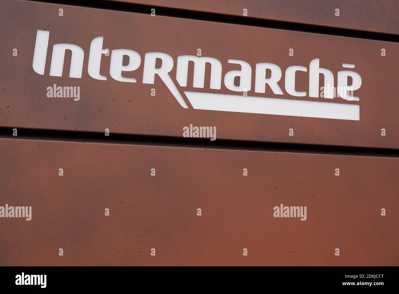 Intermarche logo hi-res stock photography and images - Alamy