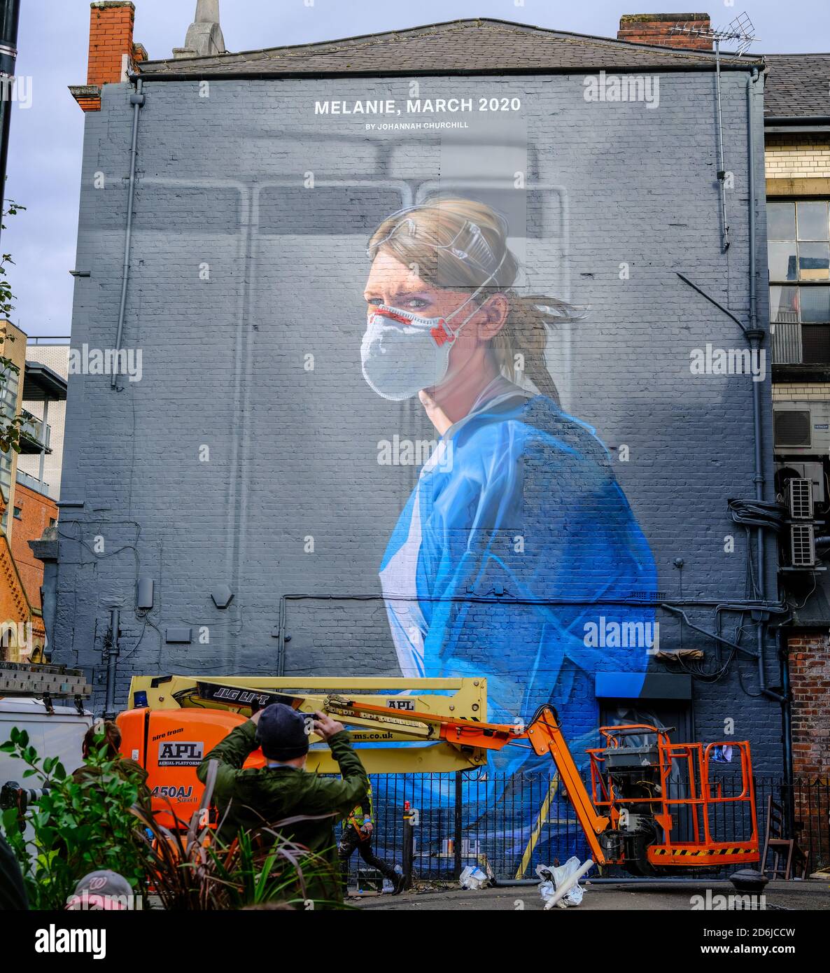 Artist Peter Barber just finished mural in Manchester depicting nurse ...