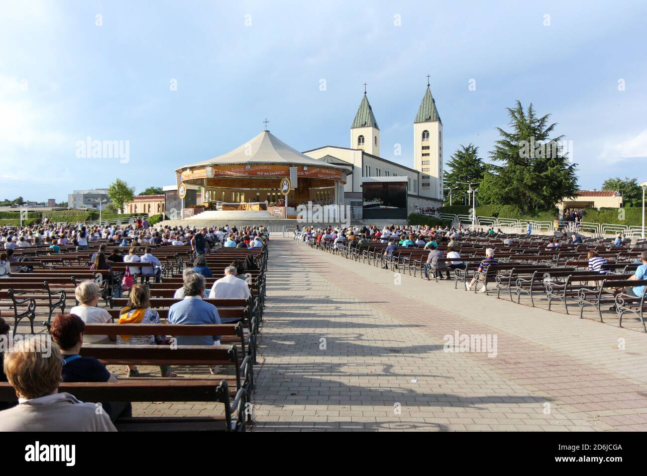 Church saint james in hi-res stock photography and images - Alamy
