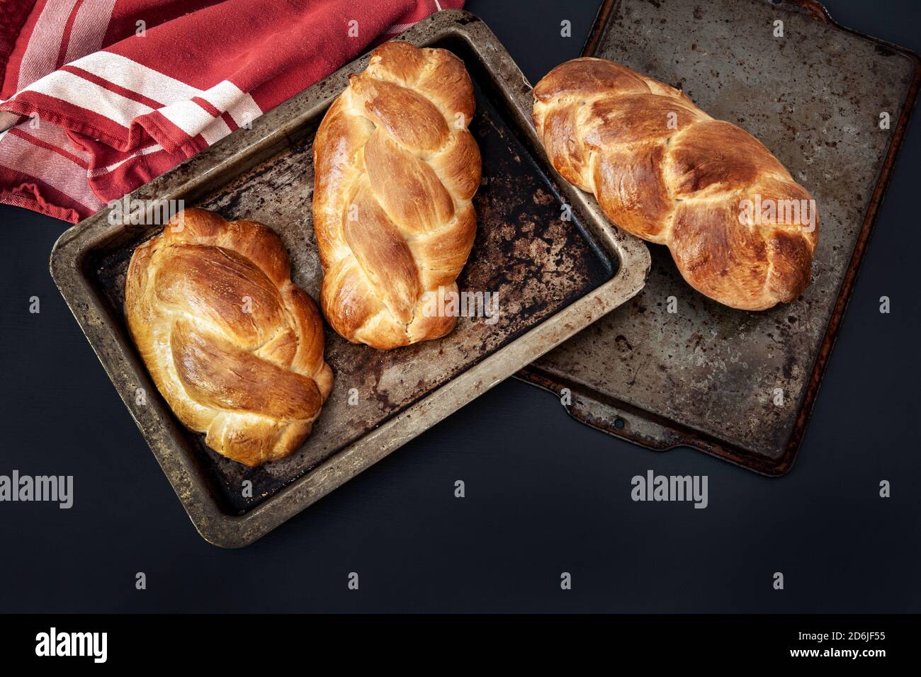 Jewish sabbath bread hi-res stock photography and images - Alamy