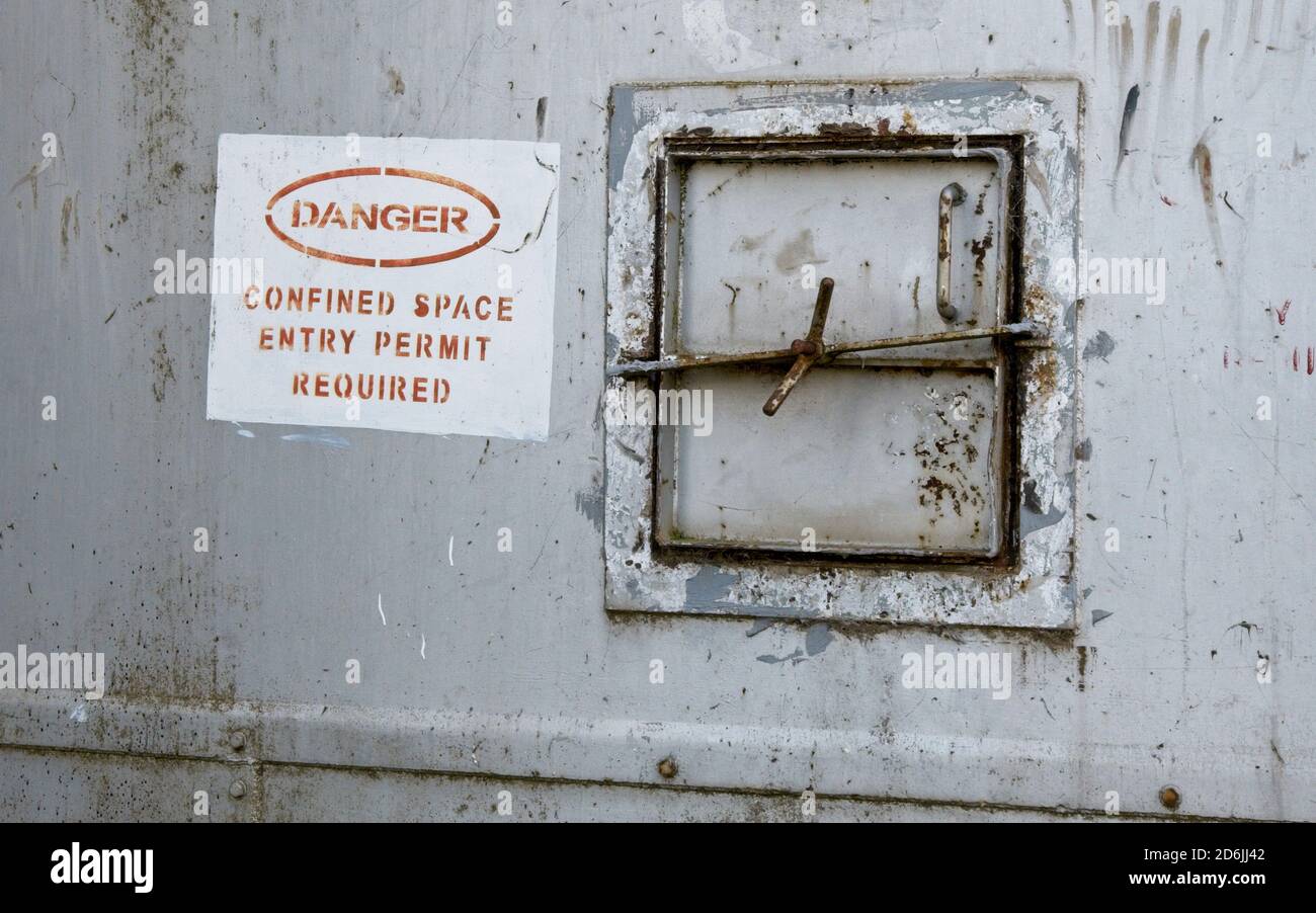 Confined space hi-res stock photography and images - Alamy