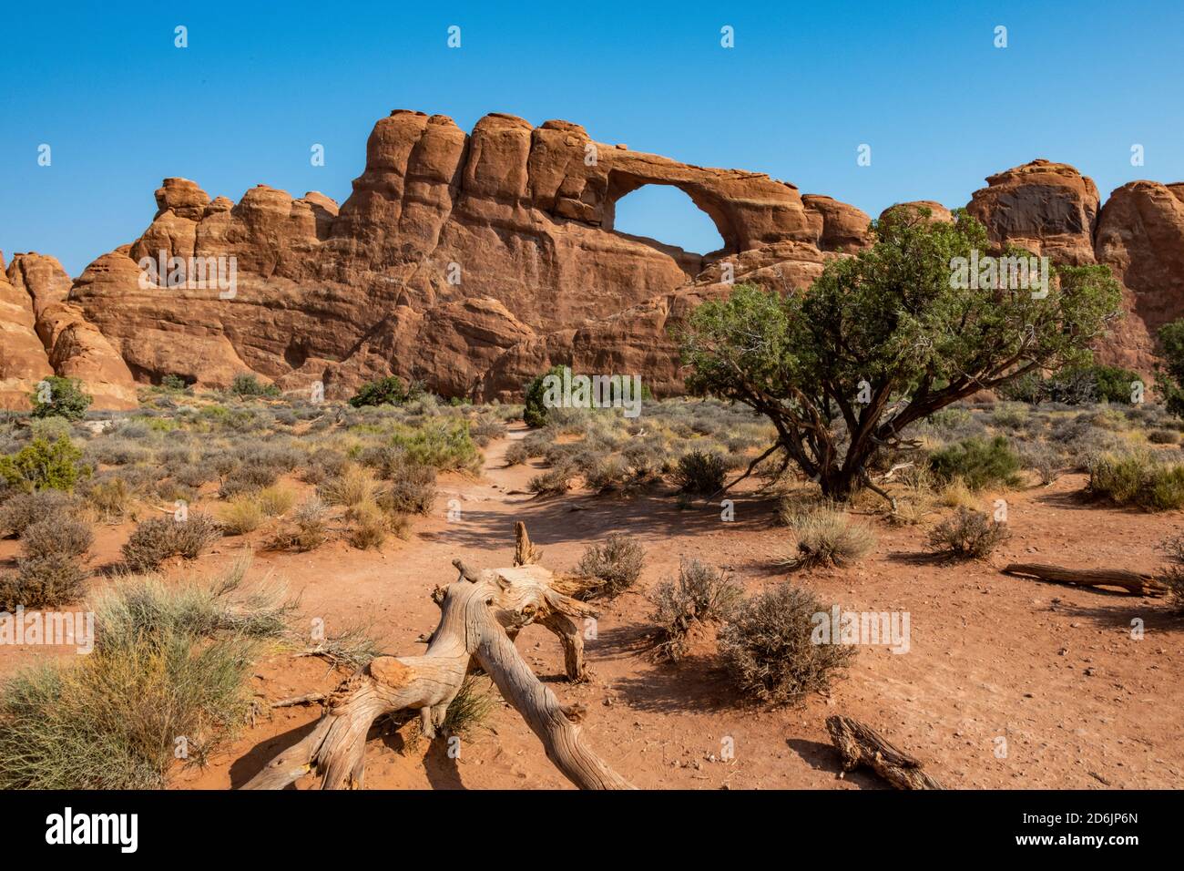 Skyline arch in arches national park hi-res stock photography and ...