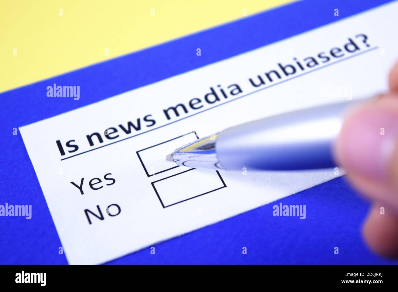 Is news media unbiased? Yes or no Stock Photo - Alamy