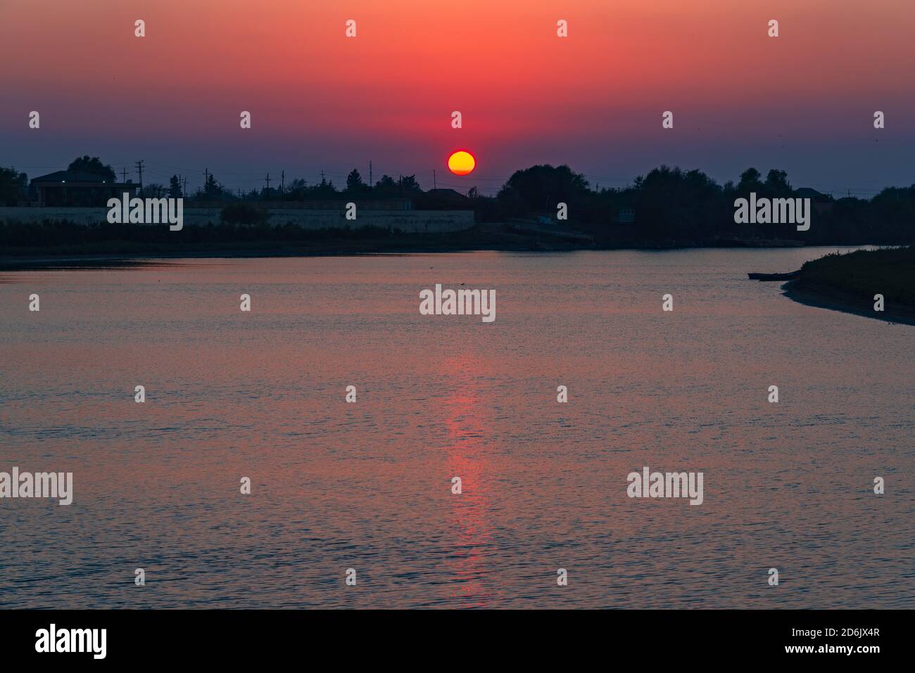 Flat river hi-res stock photography and images - Alamy